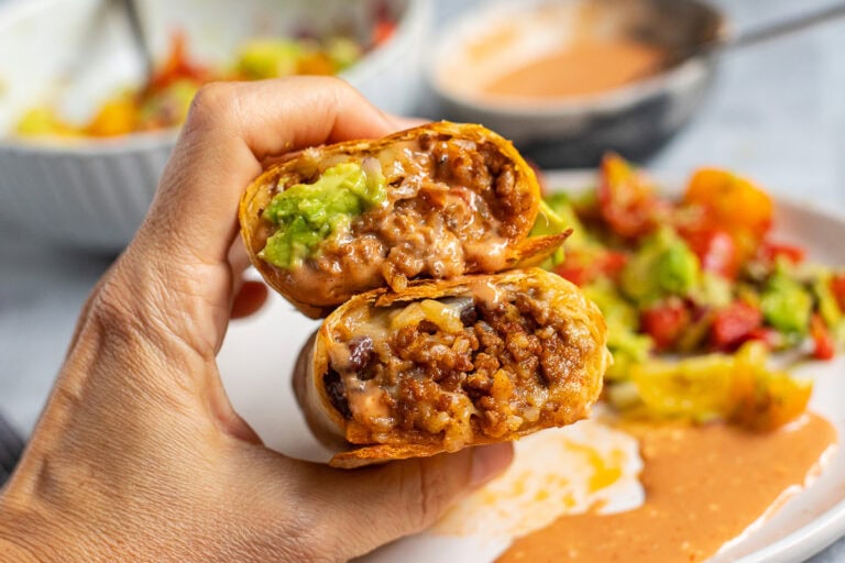 Healthy Breakfast Burritos with Eggs & Black Beans (High-Protein)
